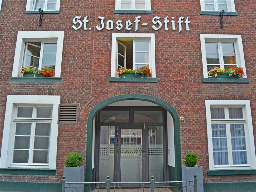 Jubiläumsfest: 125 Jahre St.-Josef-Stift – 3.500 Kindern geholfen ...