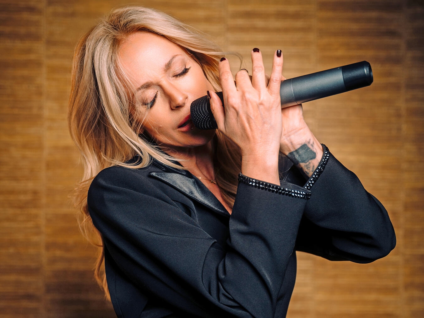 Michelle sagt leise „Goodbye“